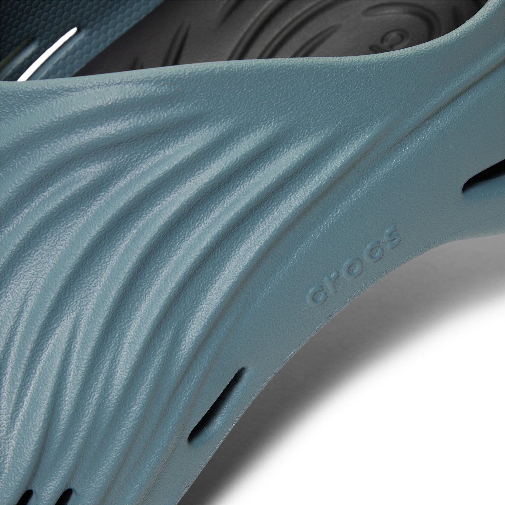 Crocs Echo Wave (Pond) – CNCPTS